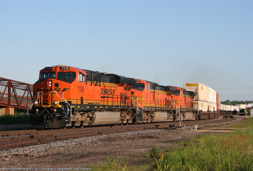 BNSF 7538